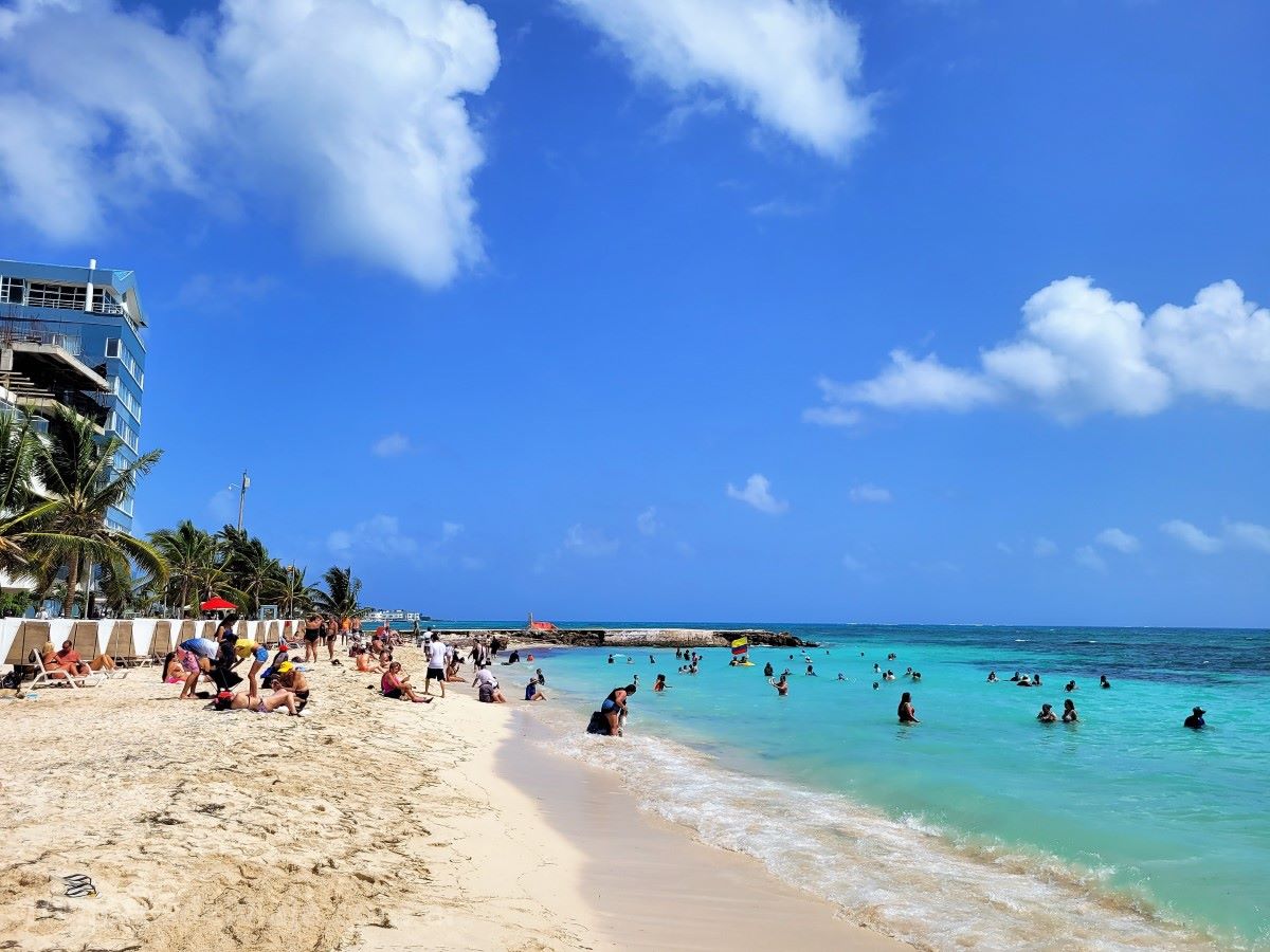 Playa Spratt Bight: La Mejor Playa de San Andres. – viajeroscolombia.com